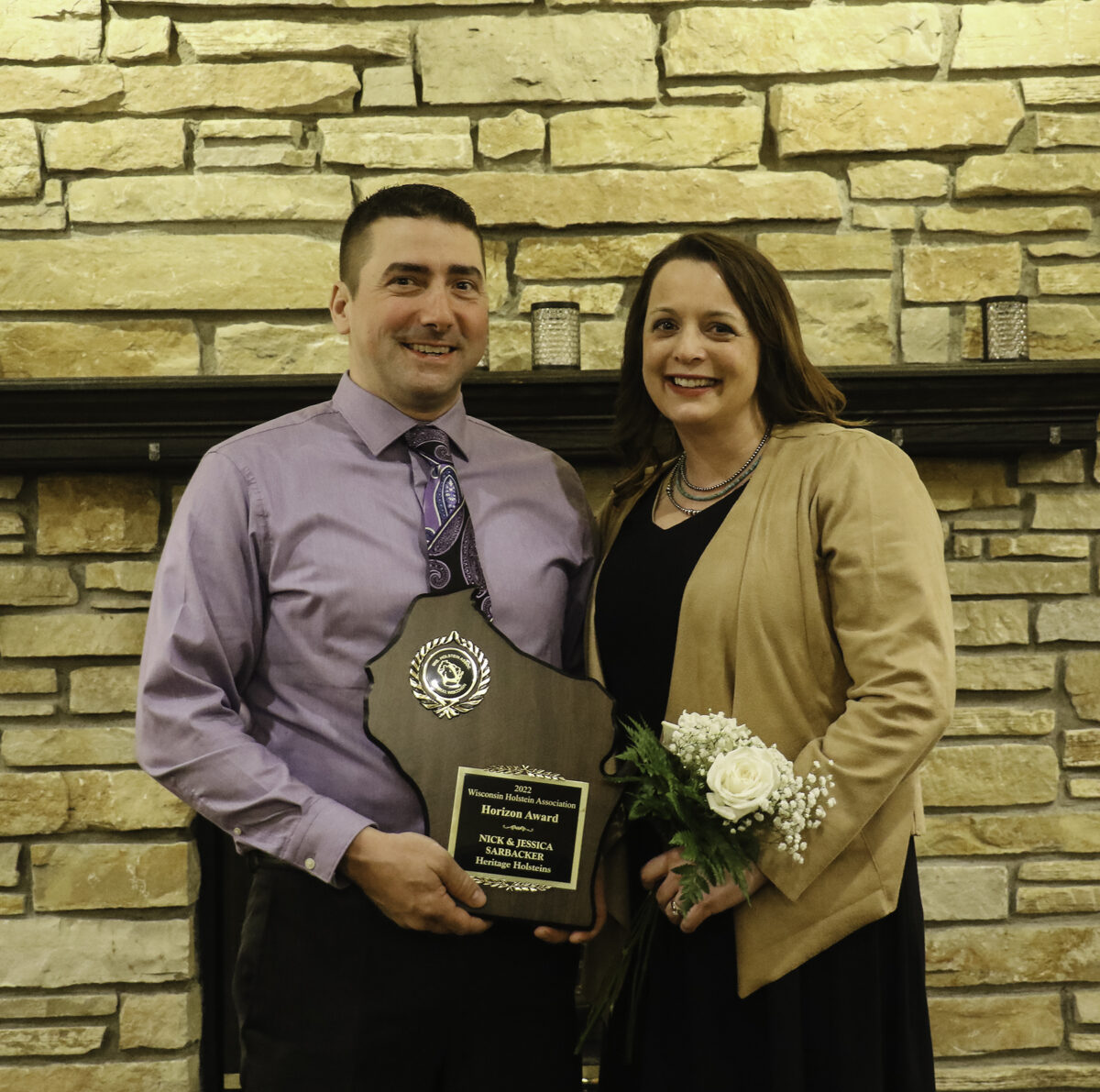 Nick and Jessica Sarbacker Receive Holstein Horizon Award - Cowsmo