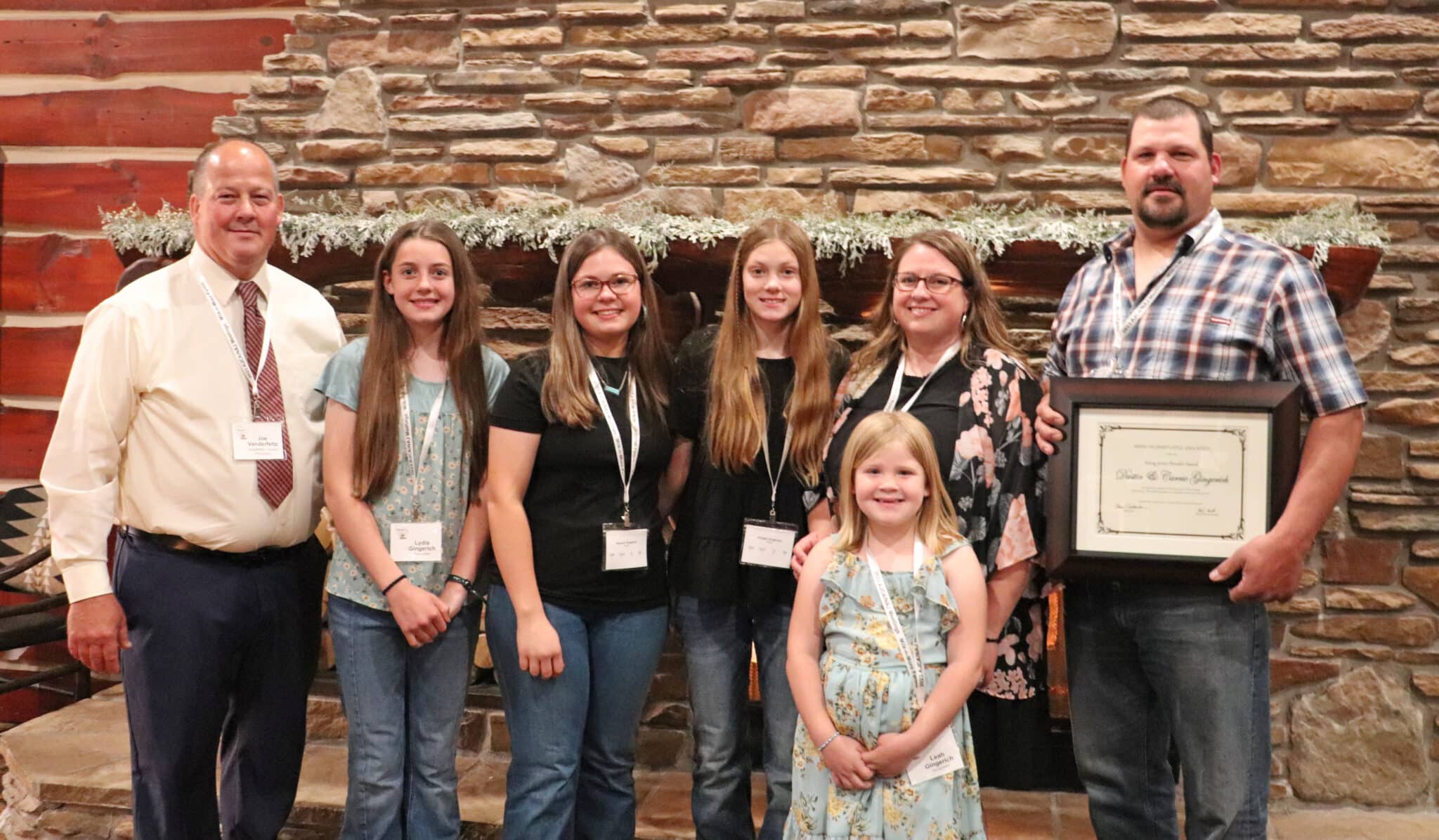 Dustin & Carrie Gingerich Receive 2023 Young Jersey Breeder Award - Cowsmo